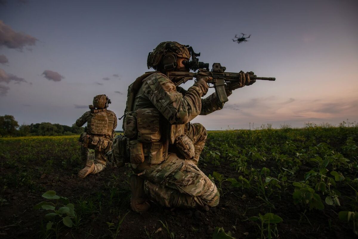 Russian soldiers are revealing their locations to Ukrainian fighters ...