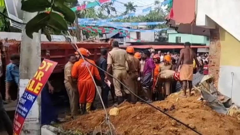 Tragedy in Kollam: Tipper lorry accident kills 3 children at bus stop