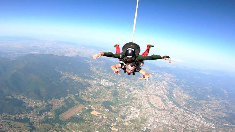 Biffoni atterra sui commenti social. Piace la sfida del volo trasversale