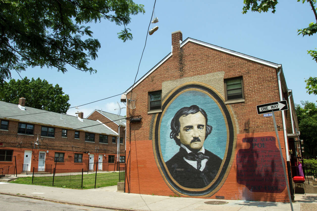 Edgar Allan Poe speakeasy brings cocktails, theater to San Antonio area