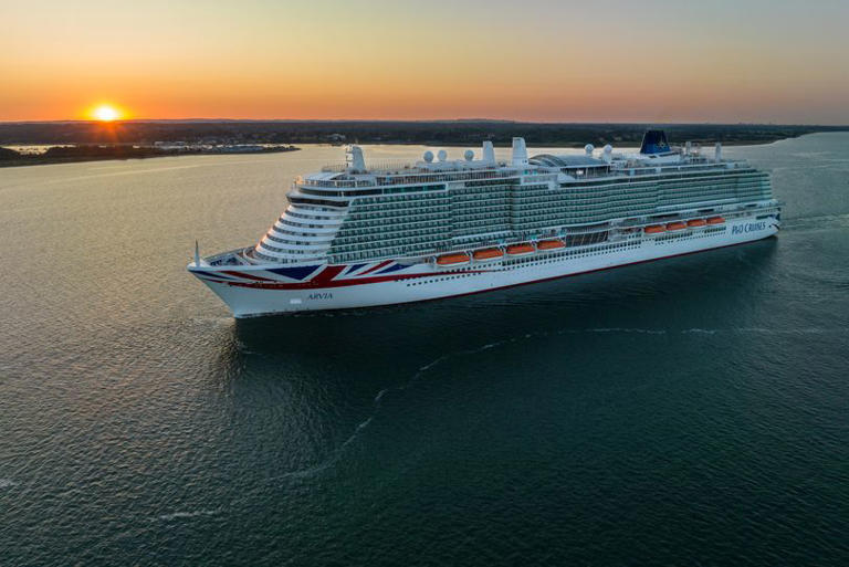 P&O cruise message to passengers paying on board ship