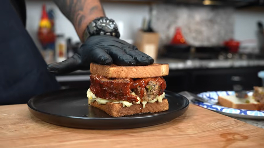 A simple and delicious meatloaf sandwich