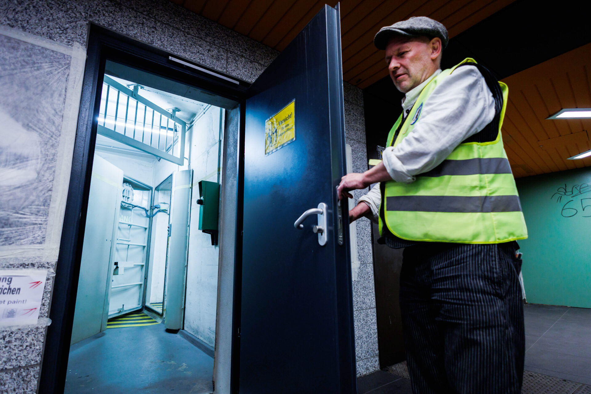 This is what an anti-nuclear bunker with capacity for more than 3,300 ...