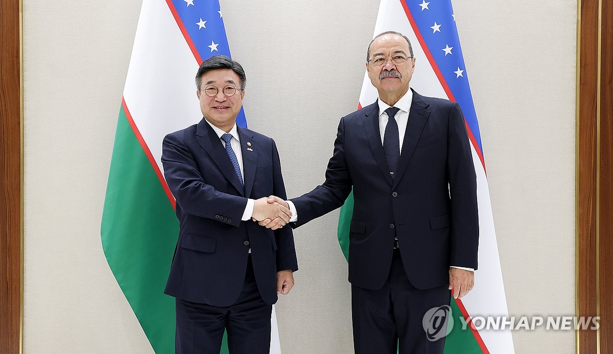 S Korean interior minister meets Uzbek PM
