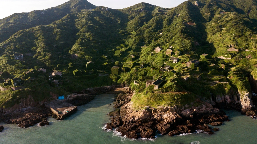 Houtouwan: From fishing hub to overgrown ruins