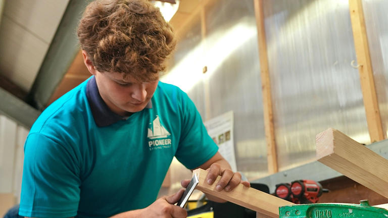 'AI couldn't fix a boat': The apprentices keeping a traditional craft ...