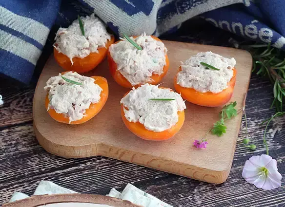 Stuffed apricots with tuna and rosemary
