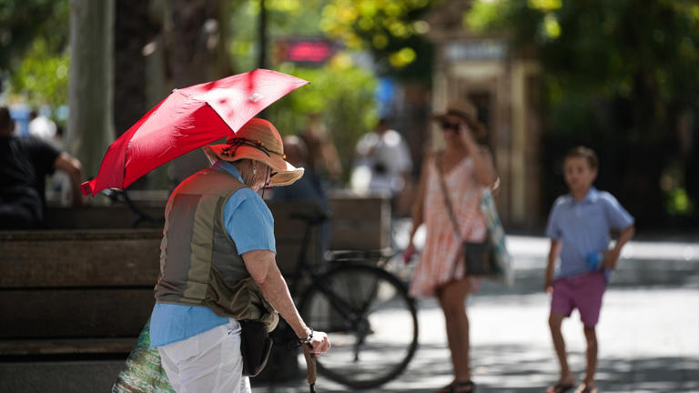 El calor extremo sigue en toda España, con aviso rojo en Andalucía ...