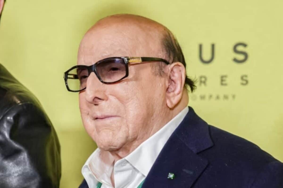 Clive Davis, legendary producer who built careers of music icons, dies ...