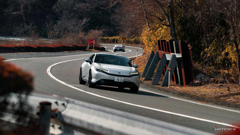 This new 2027 Honda Prelude is basically a Civic Type R in a coupe suit ...