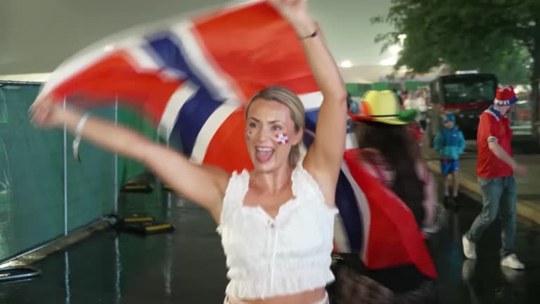Fans celebrate as Haaland's second World Cup double lifts Norway past ...