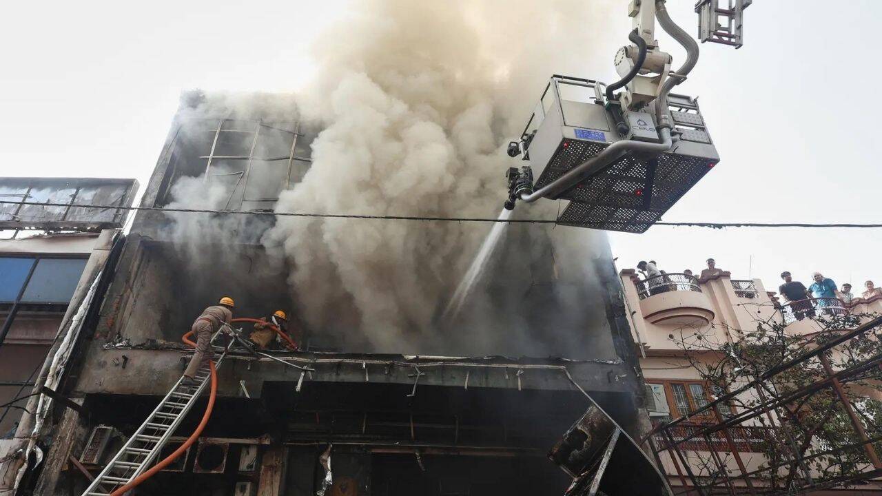 Illegal Lucknow building had 2016 demolition order, someone revoked it ...