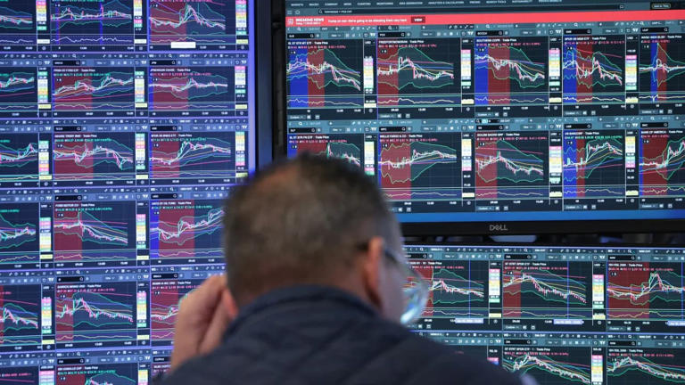 PLTR, CRM stocks can't stop sliding while chip stocks shine: Wall ...
