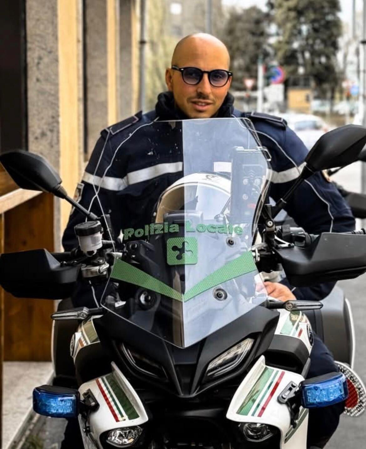 Milano, vigile in motocicletta muore inseguendo un'auto pirata