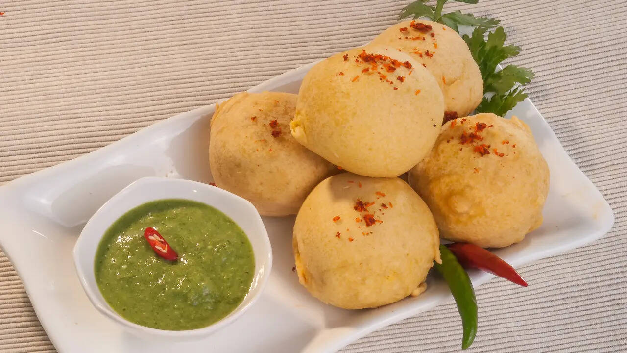 Milind Soman loves vada pav for snacking: 9 other Maharashtrian snacks ...