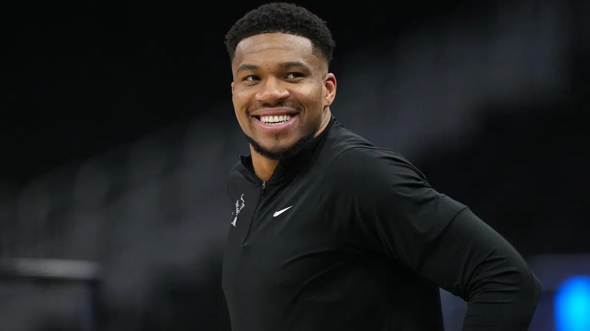 La NBA se conmociona con el traspaso de Giannis Antetokounmpo a Miami ...