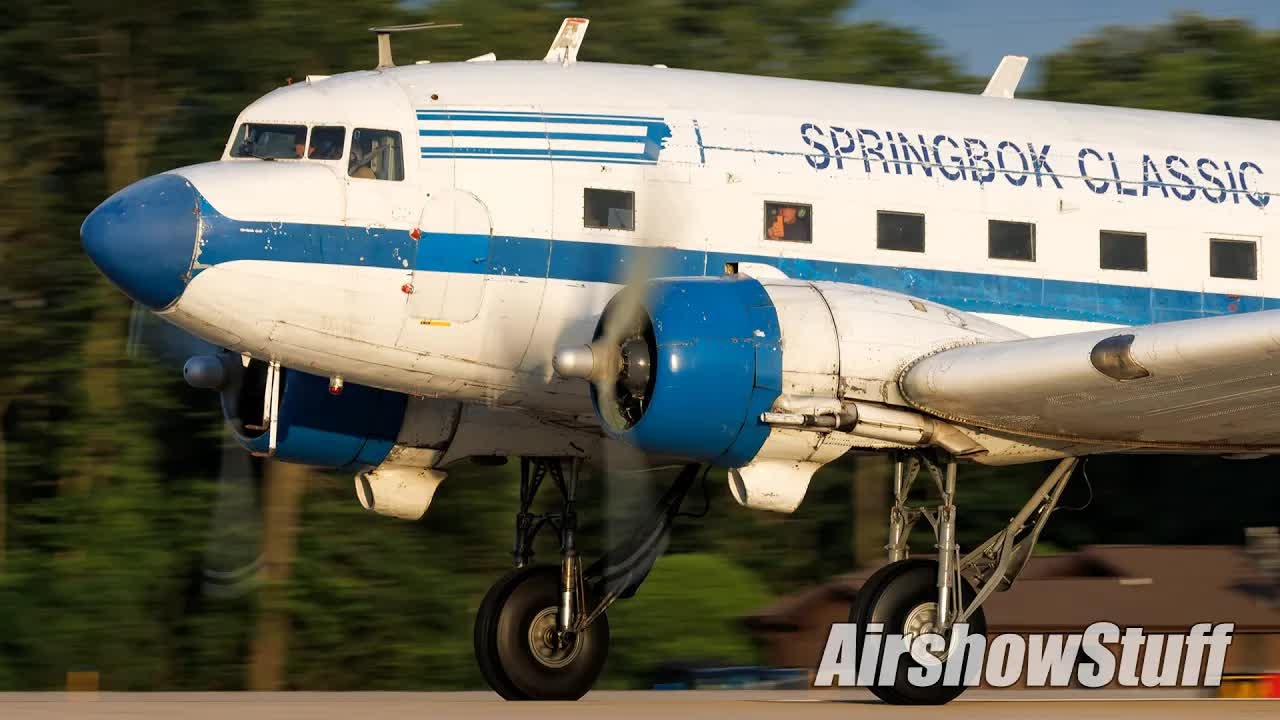 Watch 100+ aircraft battle dramatic skies over Oshkosh - The final rush ...