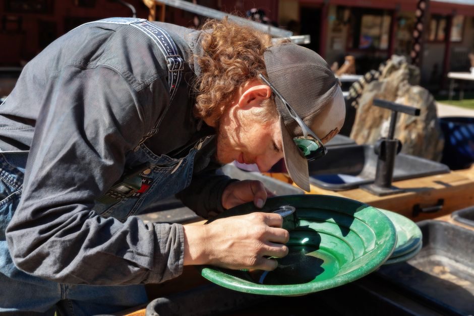 Prospectors explain why gold panning never actually stopped