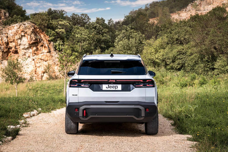 Jeep Compass 4xe e BEV long range: al via gli ordini
