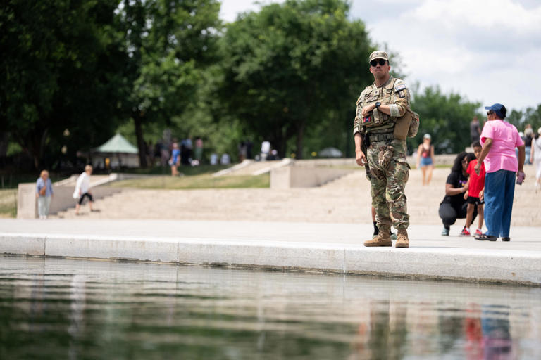 Water into whine: Century of problems rage at Lincoln reflecting pool