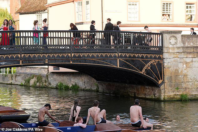Cambridge students jump in the river after downing champagne at £300-a ...