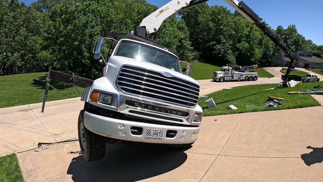 Truck With a Broken Leg Handling
