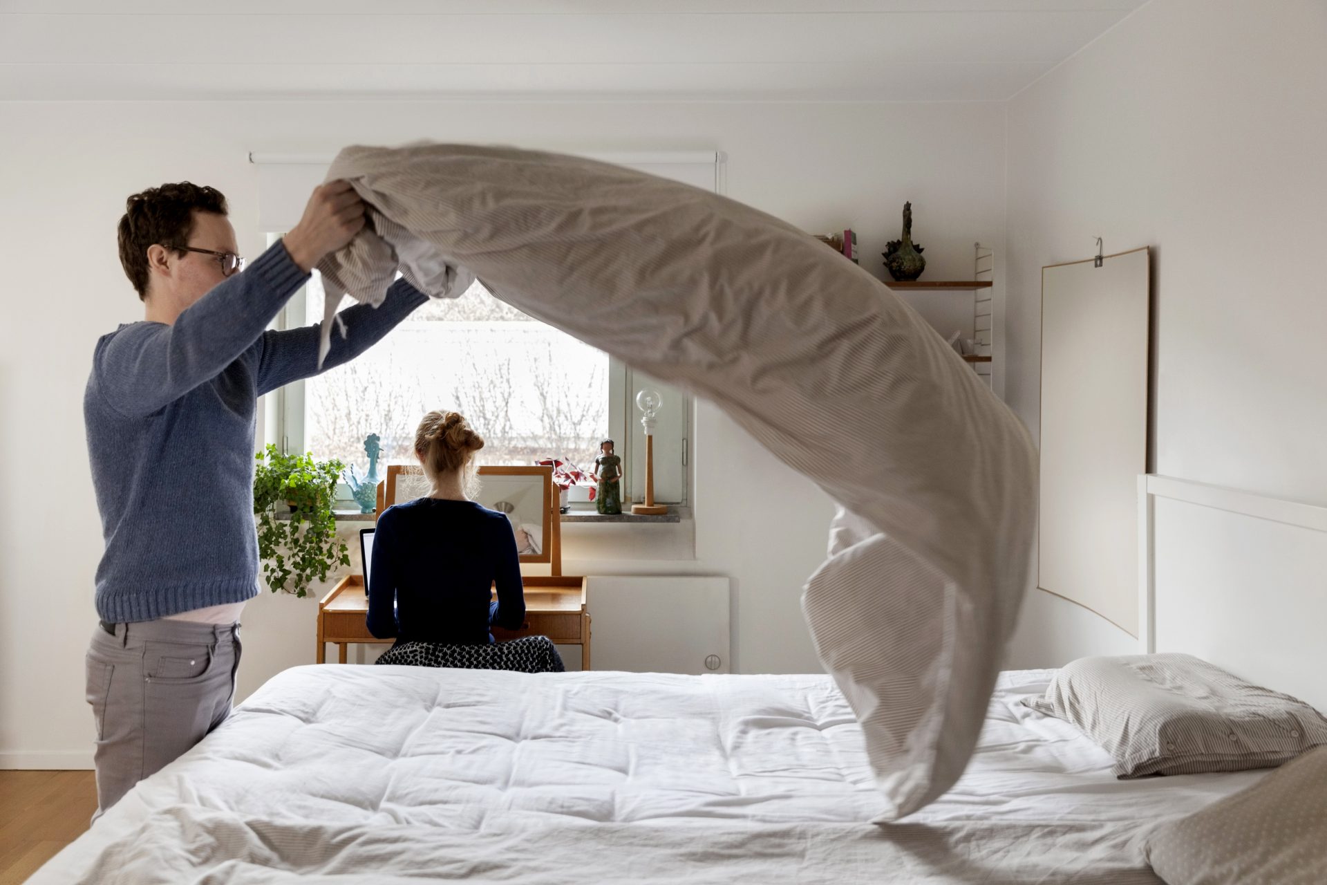 Experts are split on one daily habit: Making your bed
