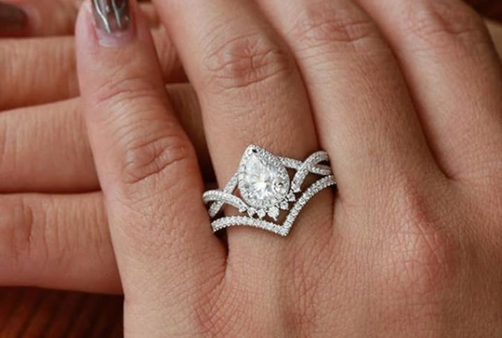 10 flattering engagement rings based on your hand shape