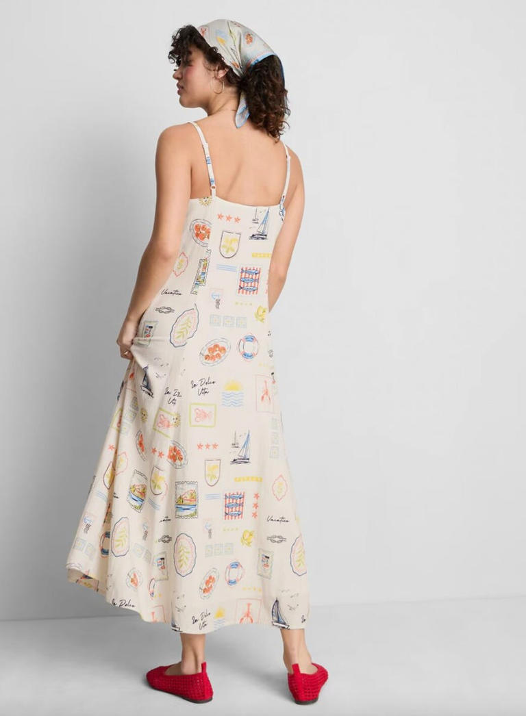 Postcard print dresses are a flattering, holiday-inspired look for ...