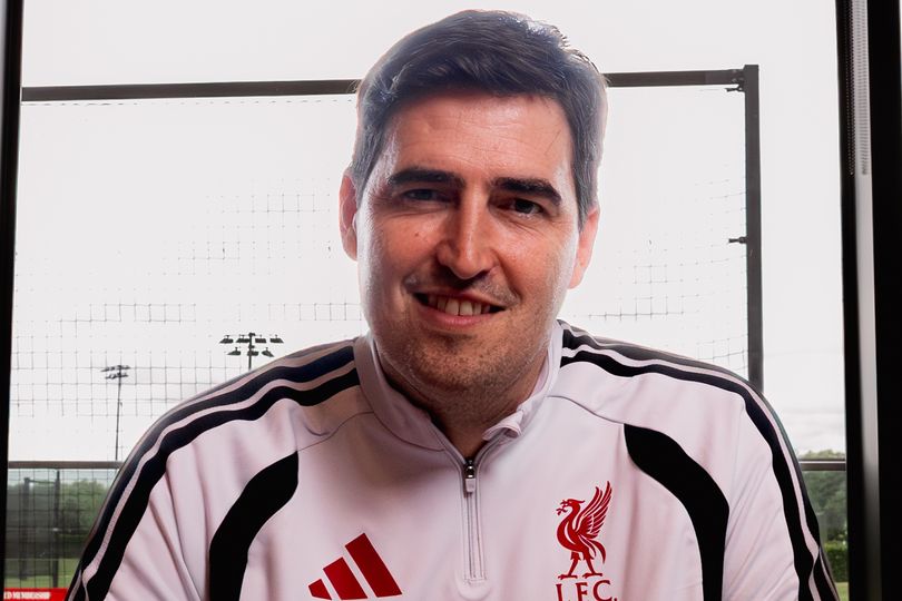 Andoni Iraola sent Liverpool transfer warning as Bournemouth links continue