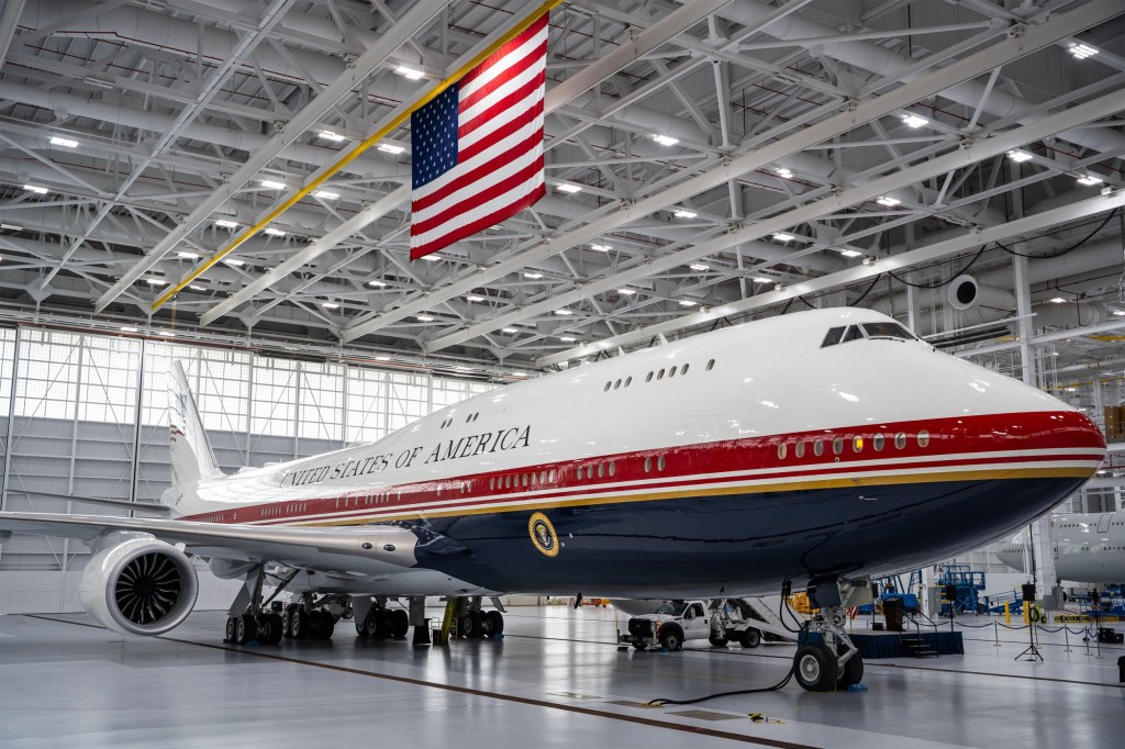 Inside Donald Trump’s lavish new £300m Air Force One dubbed 'Flying ...