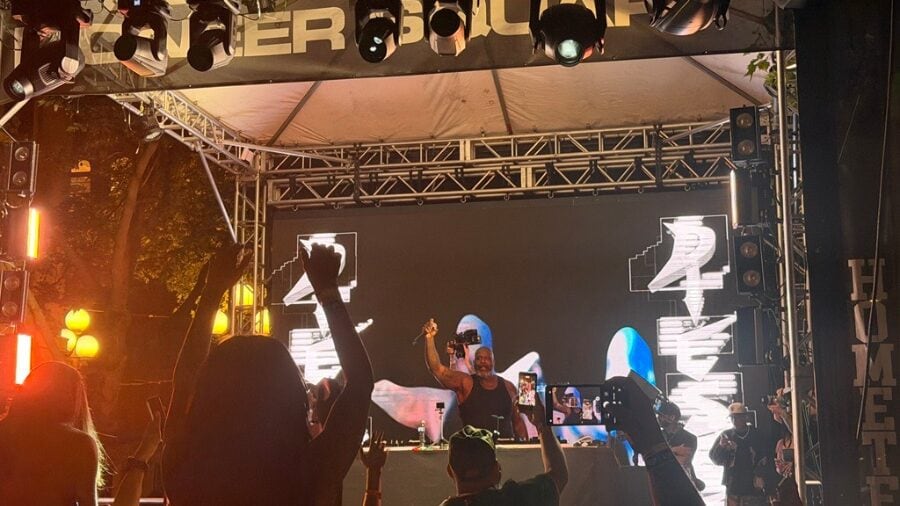 Shaq DJs in Pioneer Square, adding to array of celebrities who visited ...