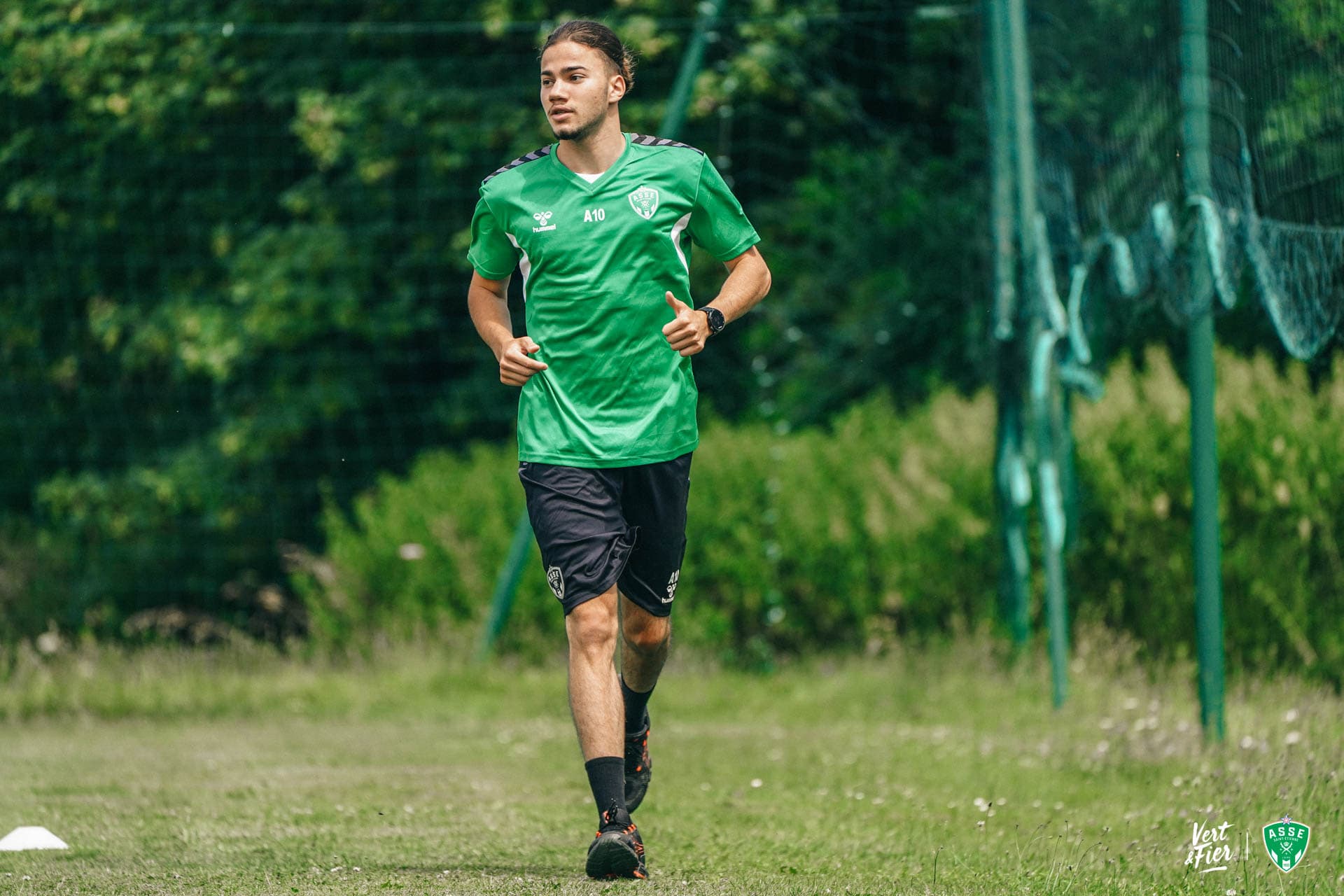 Ligue 2 : qui est Kenzo Kies, jeune joueur de Guingamp, en état de mort ...