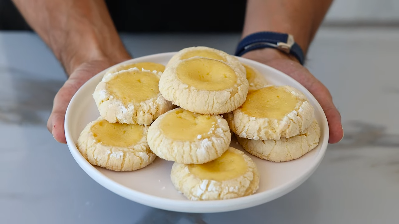 These lemon cookies are so bright they might need sunglasses