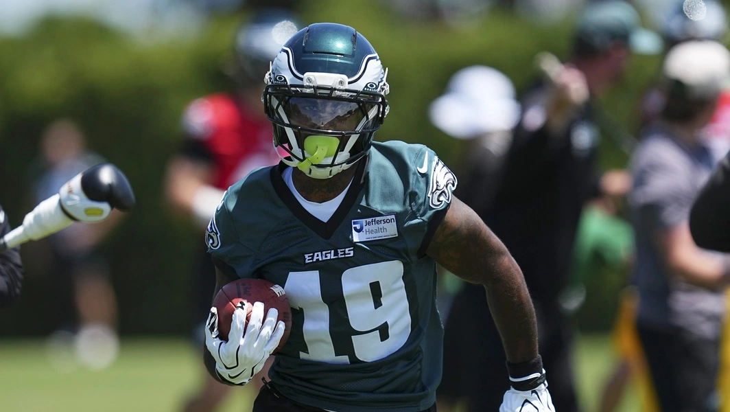 Eagles' deep roster sets stage for fierce camp battles