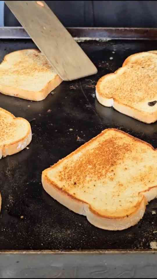 The griddle technique behind a better patty melt