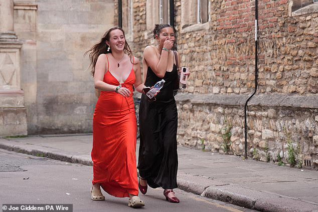 Cambridge students jump in the river after downing champagne at £300-a ...