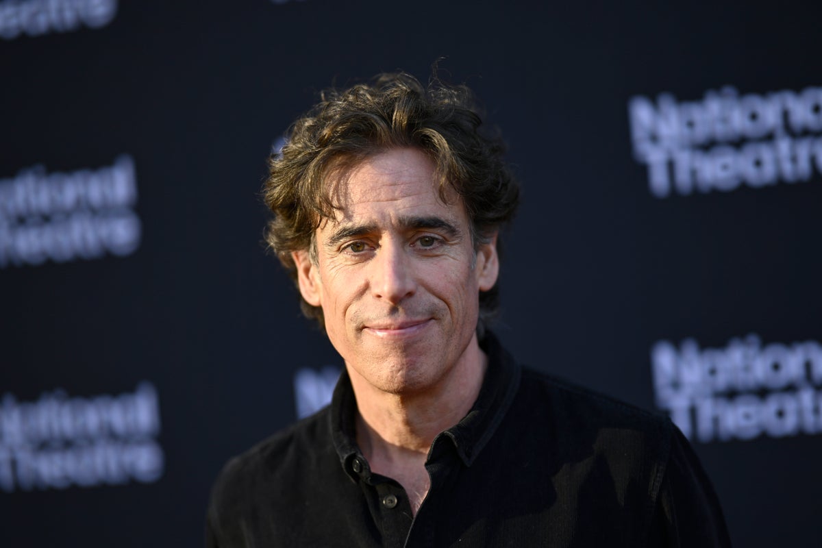 British actor Stephen Mangan adds to theatre etiquette debate