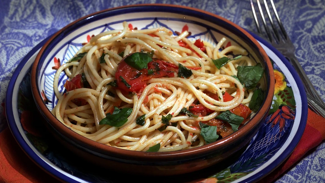 Slow-simmered and quick spaghetti sauce recipes
