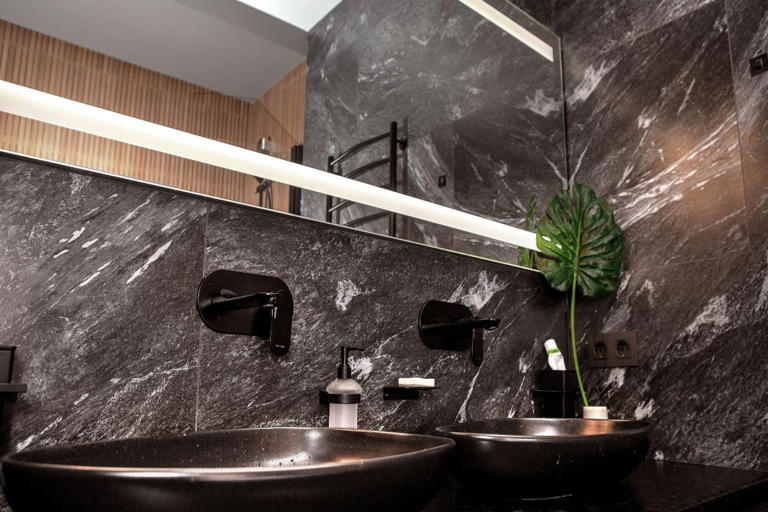 Bello come marmo e pietra, ma molto più pratico: gli interior designer ...