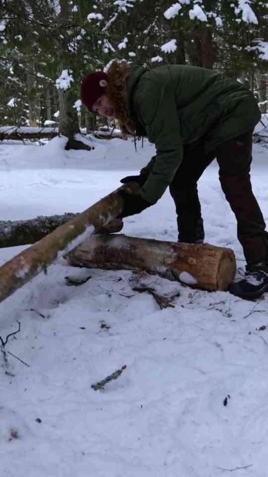 Creating a cozy shelter in harsh cold conditions