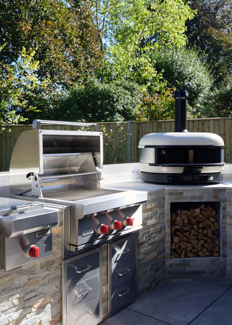 6 tricks for hosting a successful cook-your-own-pizza party outdoors ...