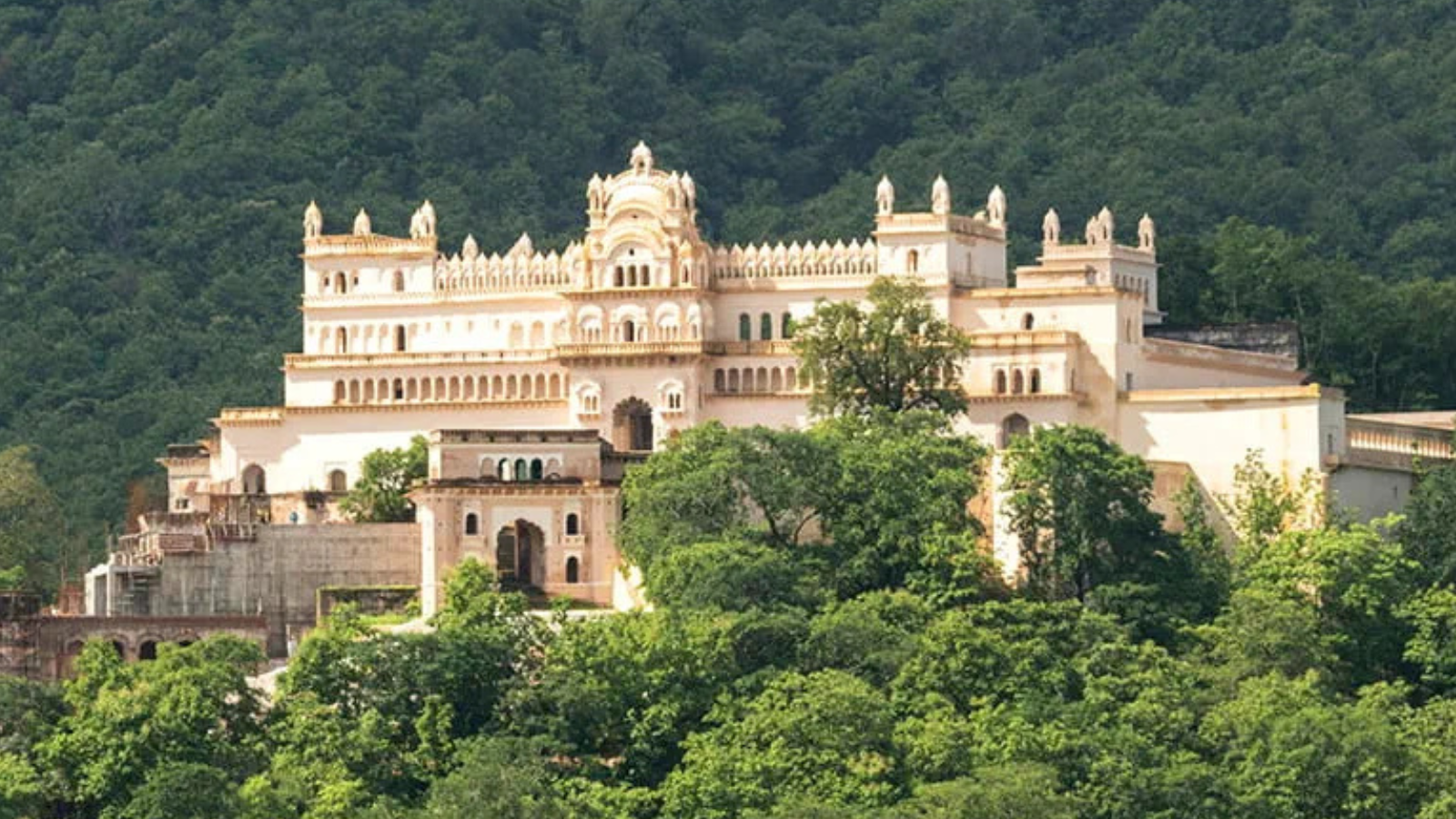 5 royal palace hotels in India where you can live like a maharaja