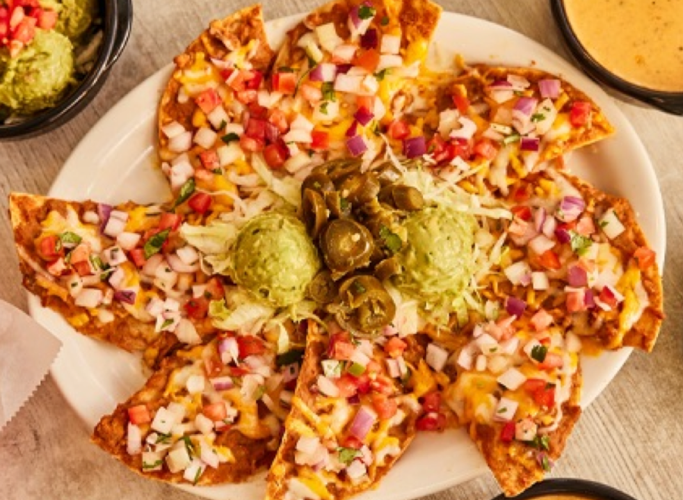 5 chain restaurants with the best nacho platters, according to diners
