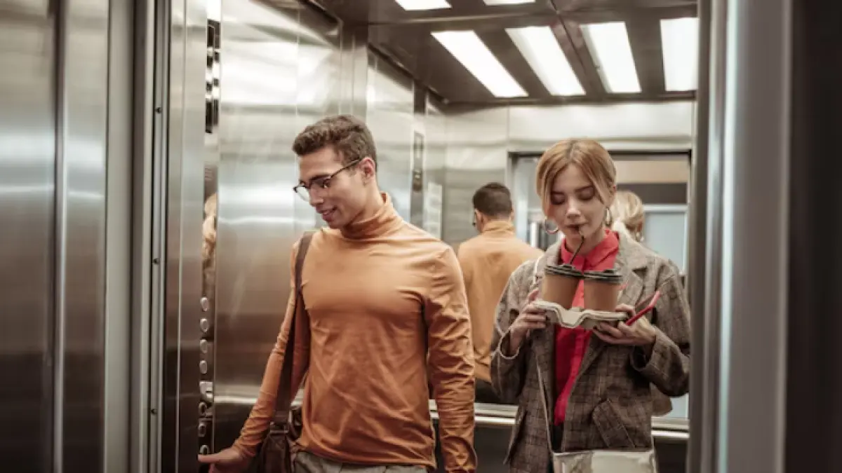 Orang yang sering menekan tombol tutup pintu di lift biasanya memiliki ...