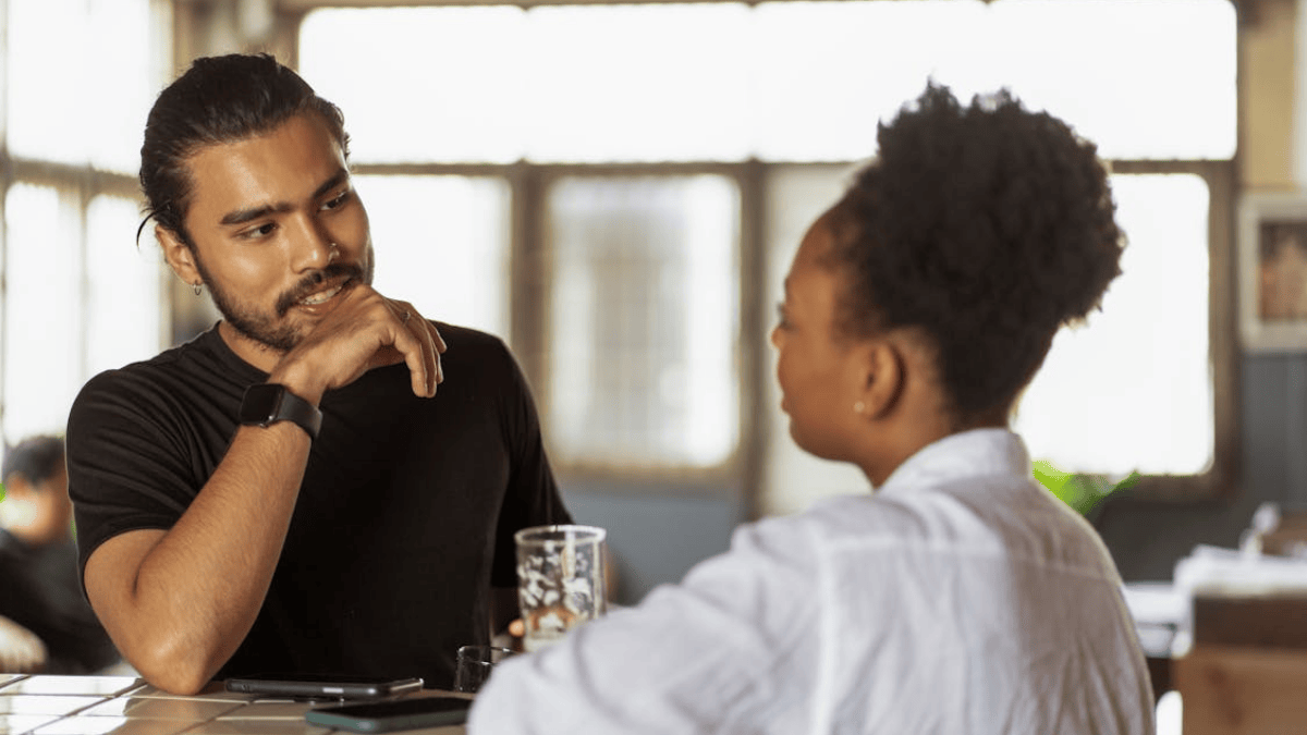 The 7 zodiac signs that flirt better than everyone else