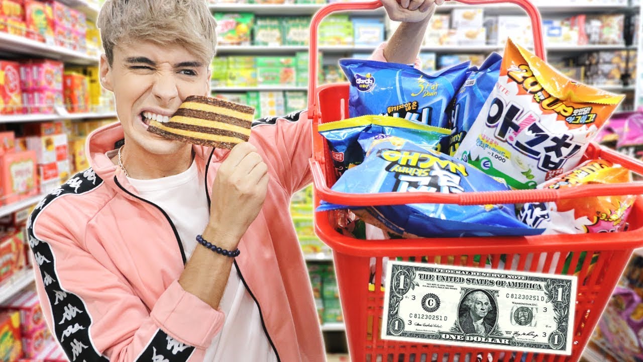 Trying cheap one dollar snacks bought from a Korean discount store