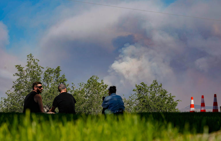 ‘Living in a horror movie’: As the Iron Fire bore down on Eureka ...