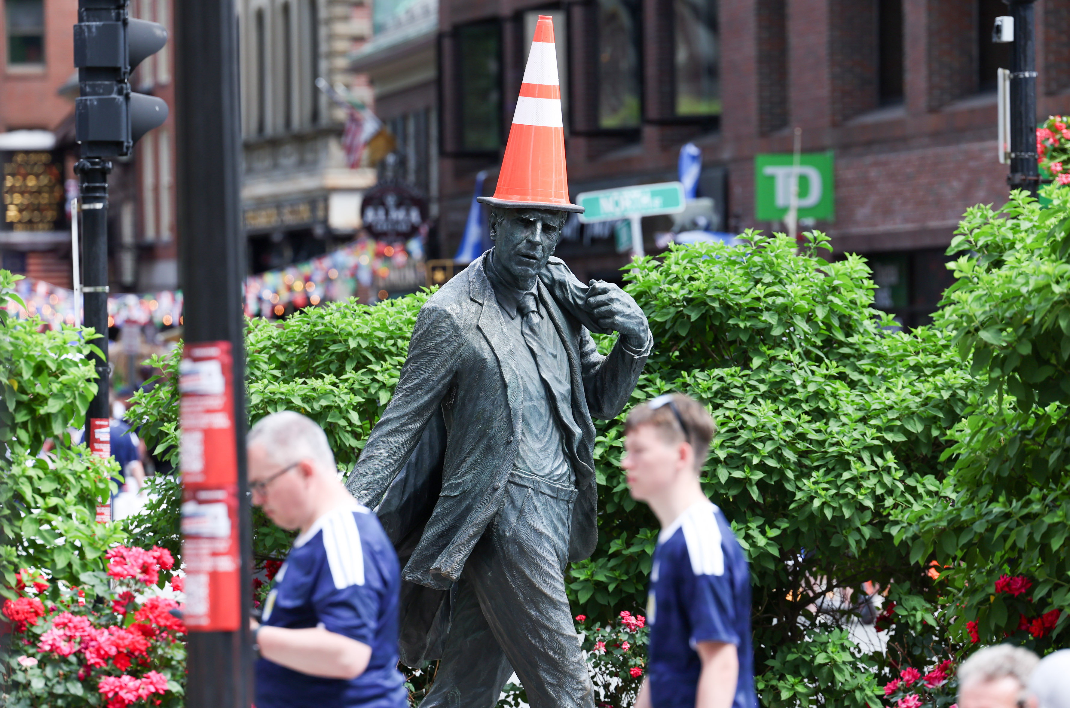 Scottish World Cup fans told to go 'cone crazy' by Miami commissioner ...