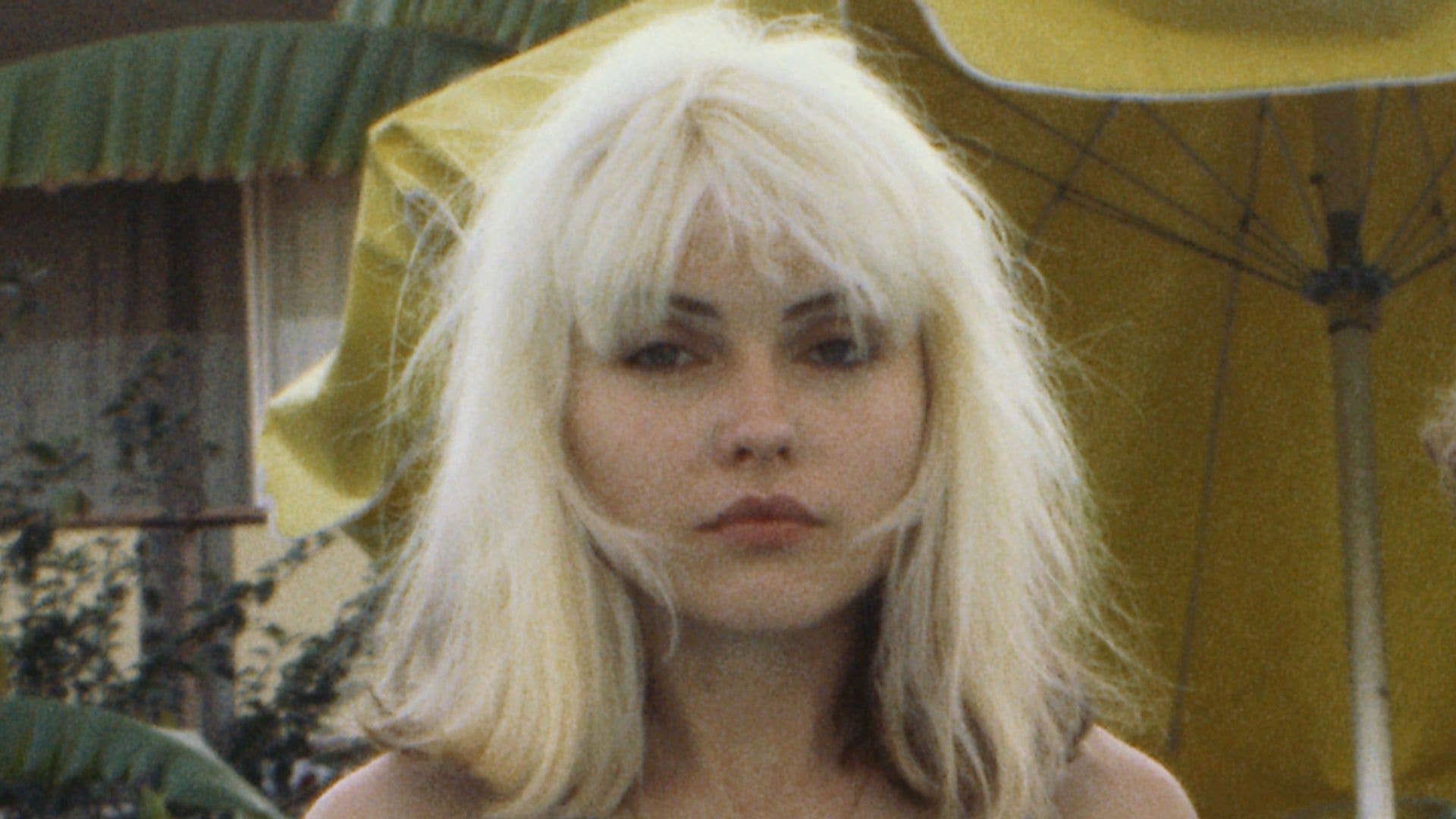 '70s music icon Debbie Harry looks ageless at 80 in rare red carpet ...